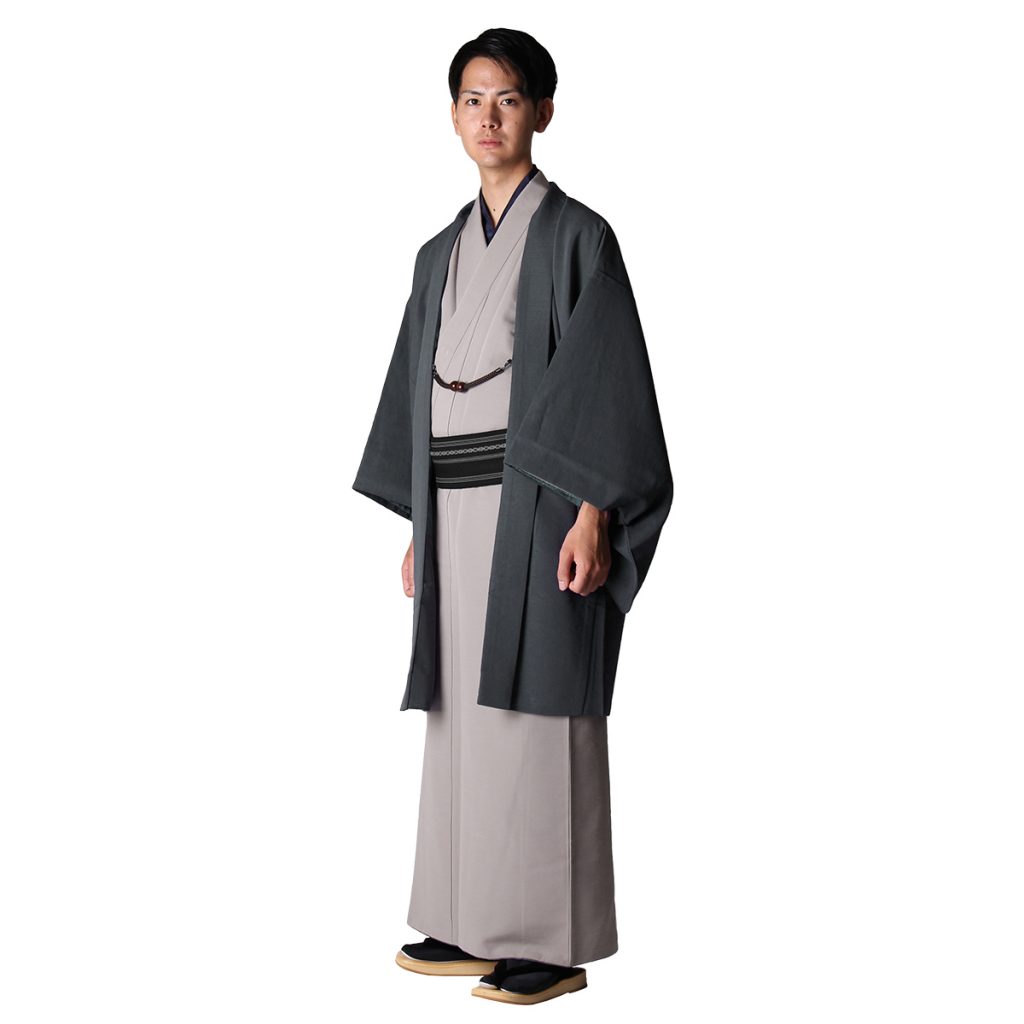 男着物の加藤商店ブログ» » 普段正絹の着物をよくお召のお客様で、メンテナンスが楽なポリエステルの着物を検討されご来場いただきました